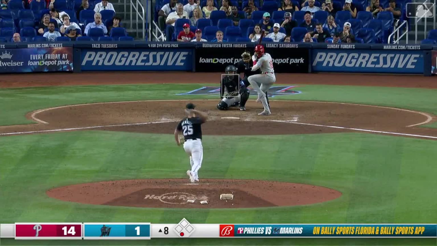 José Devers leaves game after collision | 09/06/2024 | Atlanta Braves