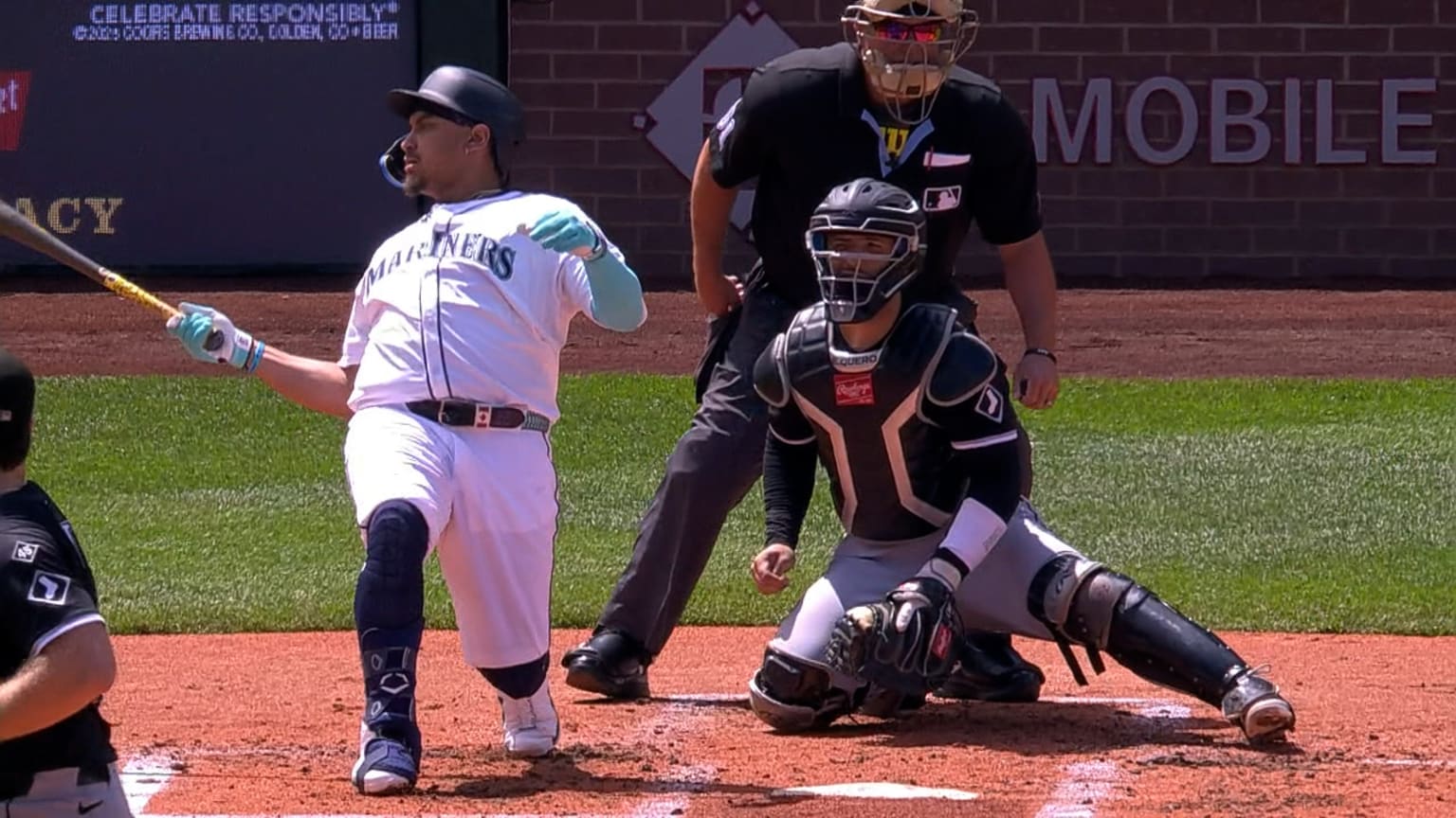 Josh Naylor exits the game with an injury | 08/07/2025 | Seattle Mariners