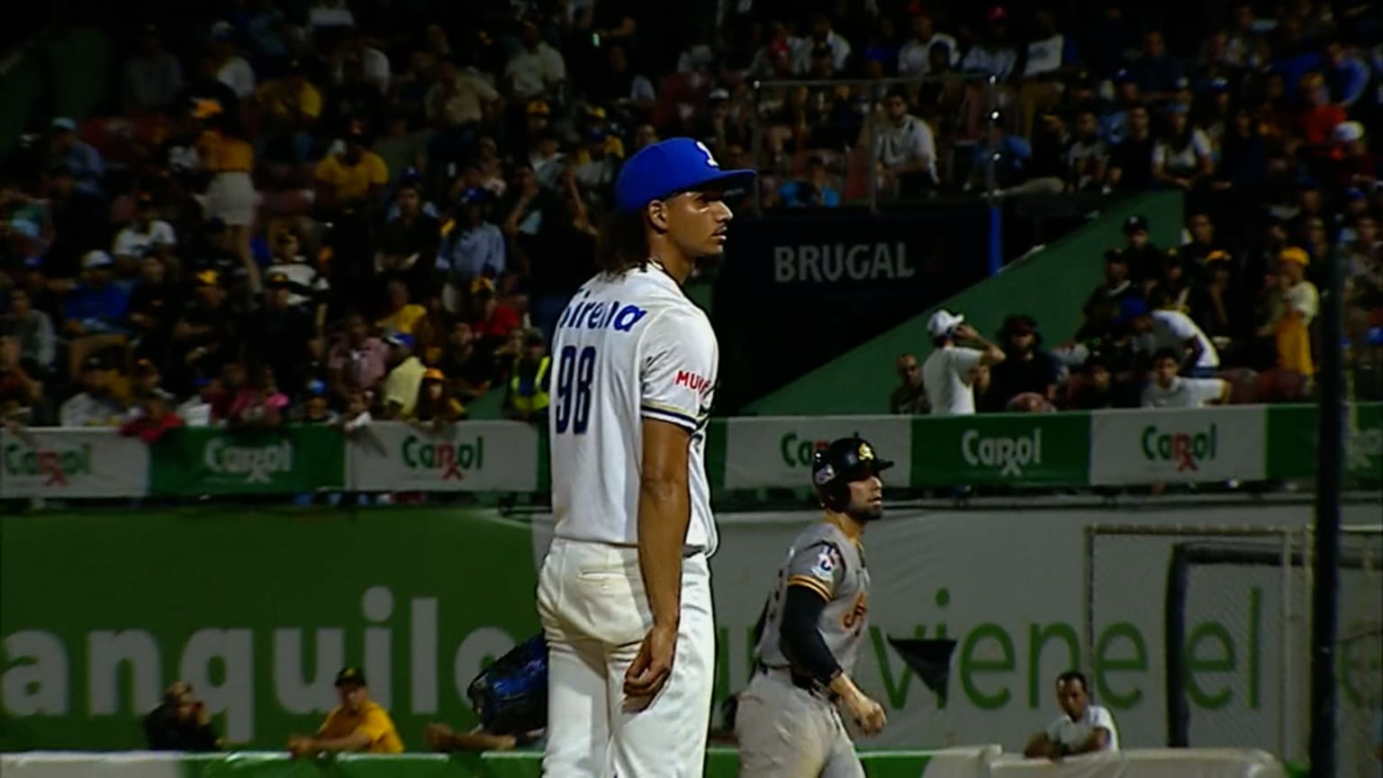 Carlos Vargas poncha a tres en fila en el 5to | 18/12/2024 | Los ...