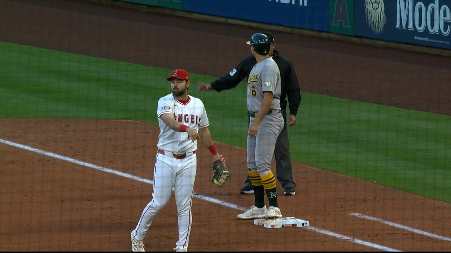 Nick Kurtz walks to extend on-base streak to 44 games | 05/21/2026 ...
