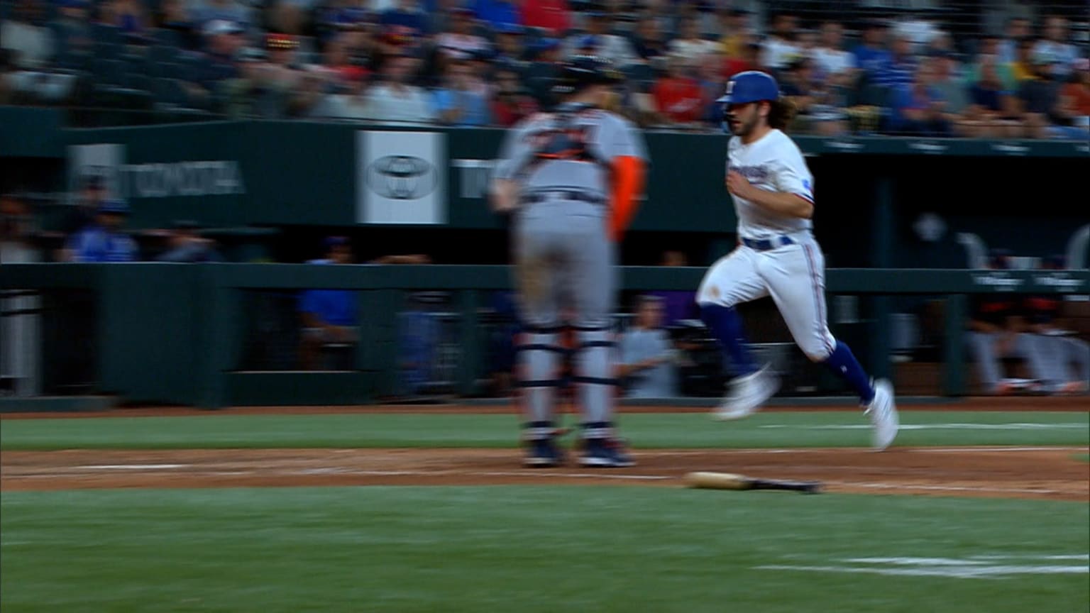 Nathaniel Lowe hits a sacrifice fly in the 9th | 06/29/2023 | Texas Rangers