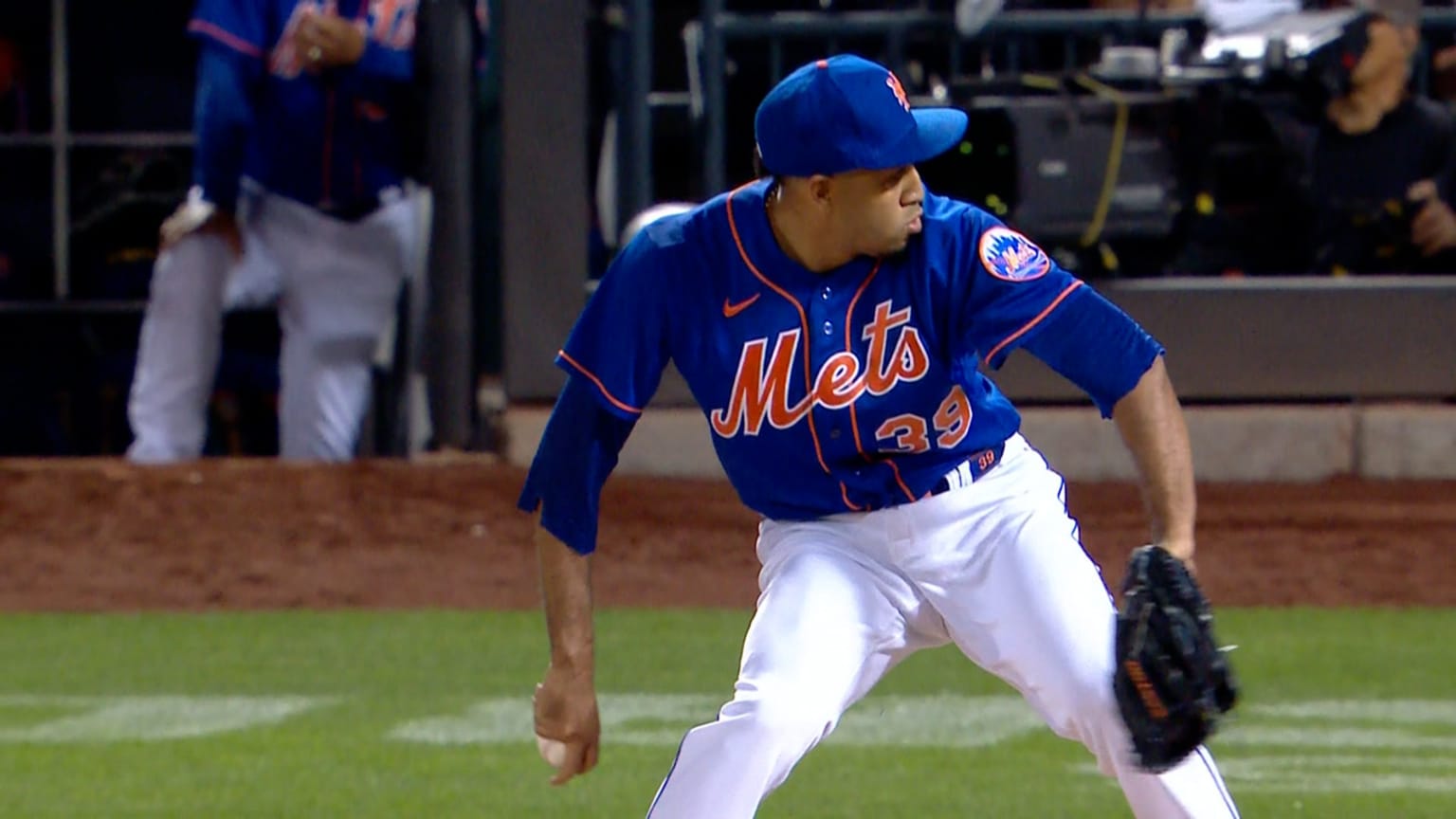 Edwin Díaz strikes out the side in the ninth inning | 09/28/2022 | New ...