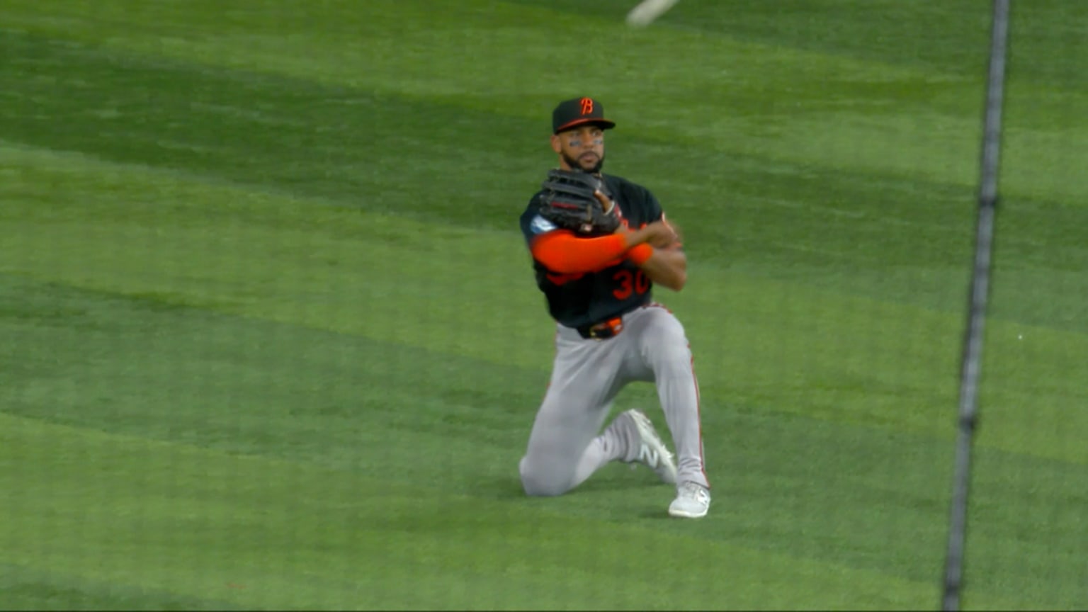 Leody Taveras atrapa la pelota deslizándose | 06/05/2026 | Los Orioles ...