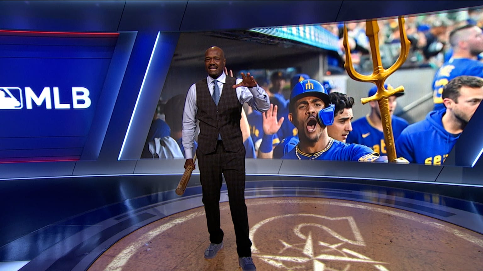 Harold breaks down J-Rod's adjustments at the plate | 08/18/2023 ...