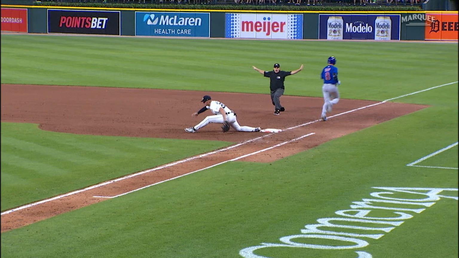 Cubs score on a fielder's choice in the 9th | 08/21/2023 | Chicago Cubs