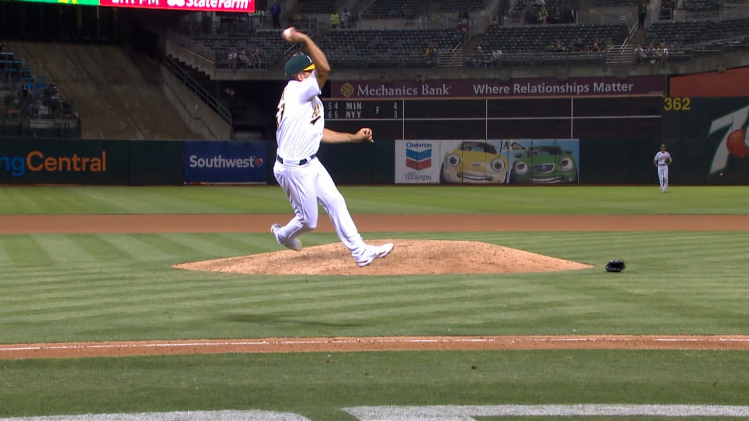 Tyler Cyr makes a nice jump throw to end the 7th | 09/09/2022 | New ...