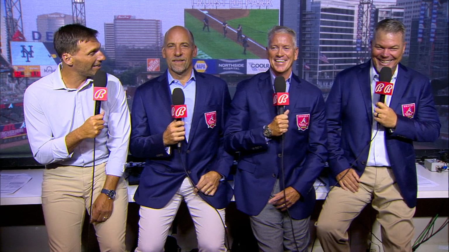 Smoltz, Glavine, Jones tease with HOF jackets | 08/23/2023 | MLB.com