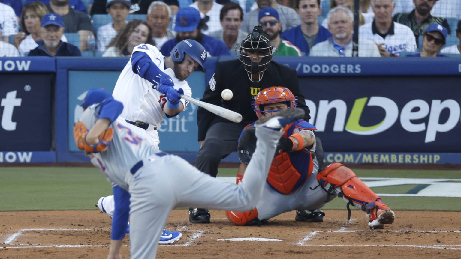 MLB India Call: Max Muncy's two-run single | 10/14/2024 | Los Angeles Dodgers