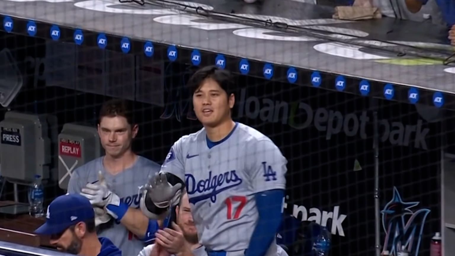 Japanese call of Shohei Ohtani's 50th home run | 09/19/2024 | Los Angeles Dodgers