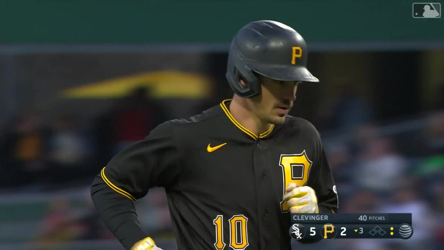 Bryan Reynolds hits a sacrifice fly to center field | 04/08/2023 ...