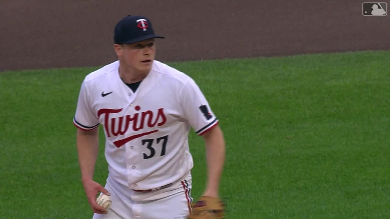 Louie Varland poncha a 6 Padres en 6 entradas | 09/05/2023 | Los Twins ...