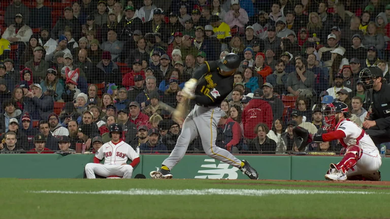 Bryan Reynolds drills a home run to right field | 04/03/2023 ...
