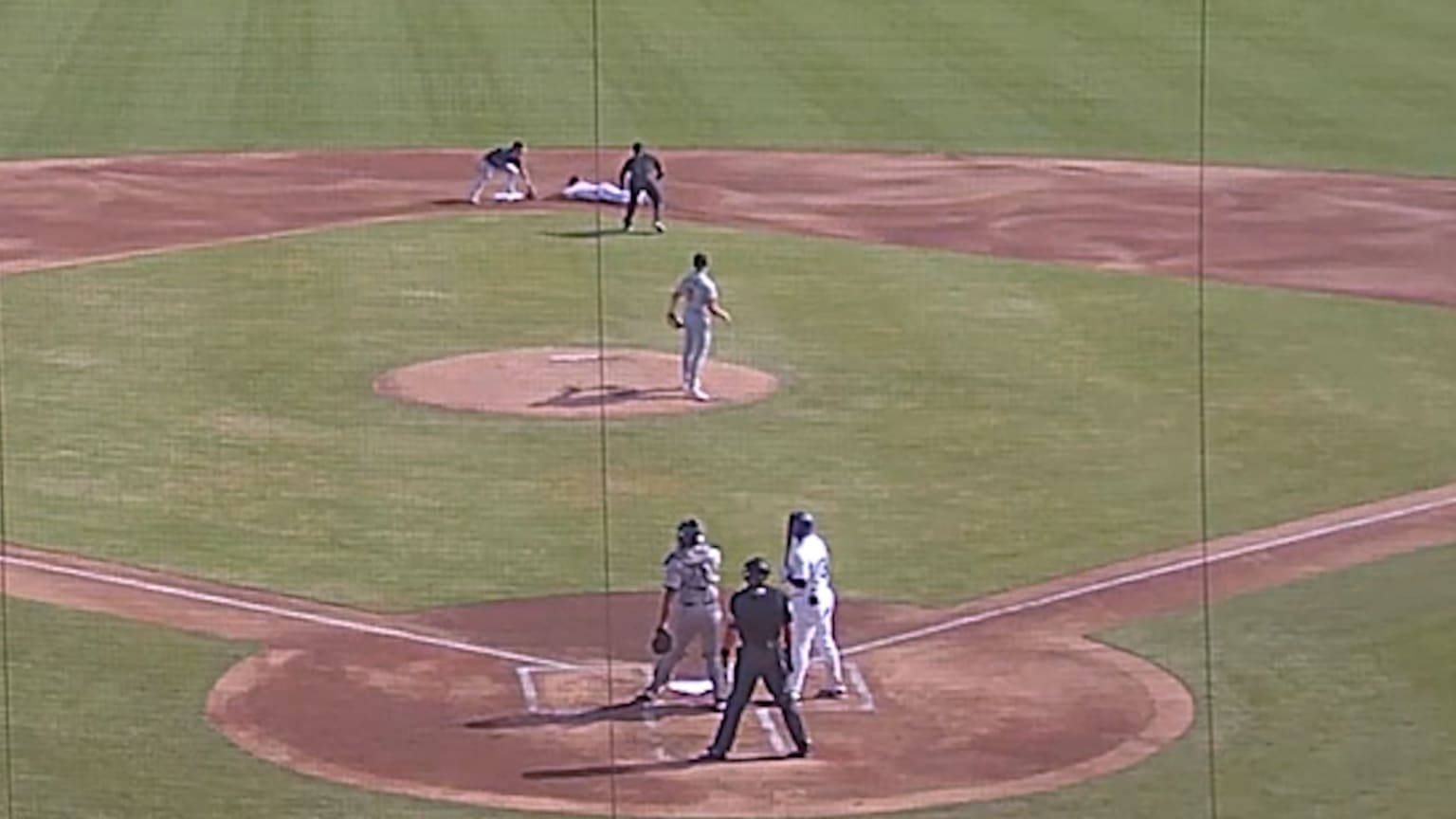 Drake Baldwin catches two runners stealing | 10/27/2024 | Atlanta Braves