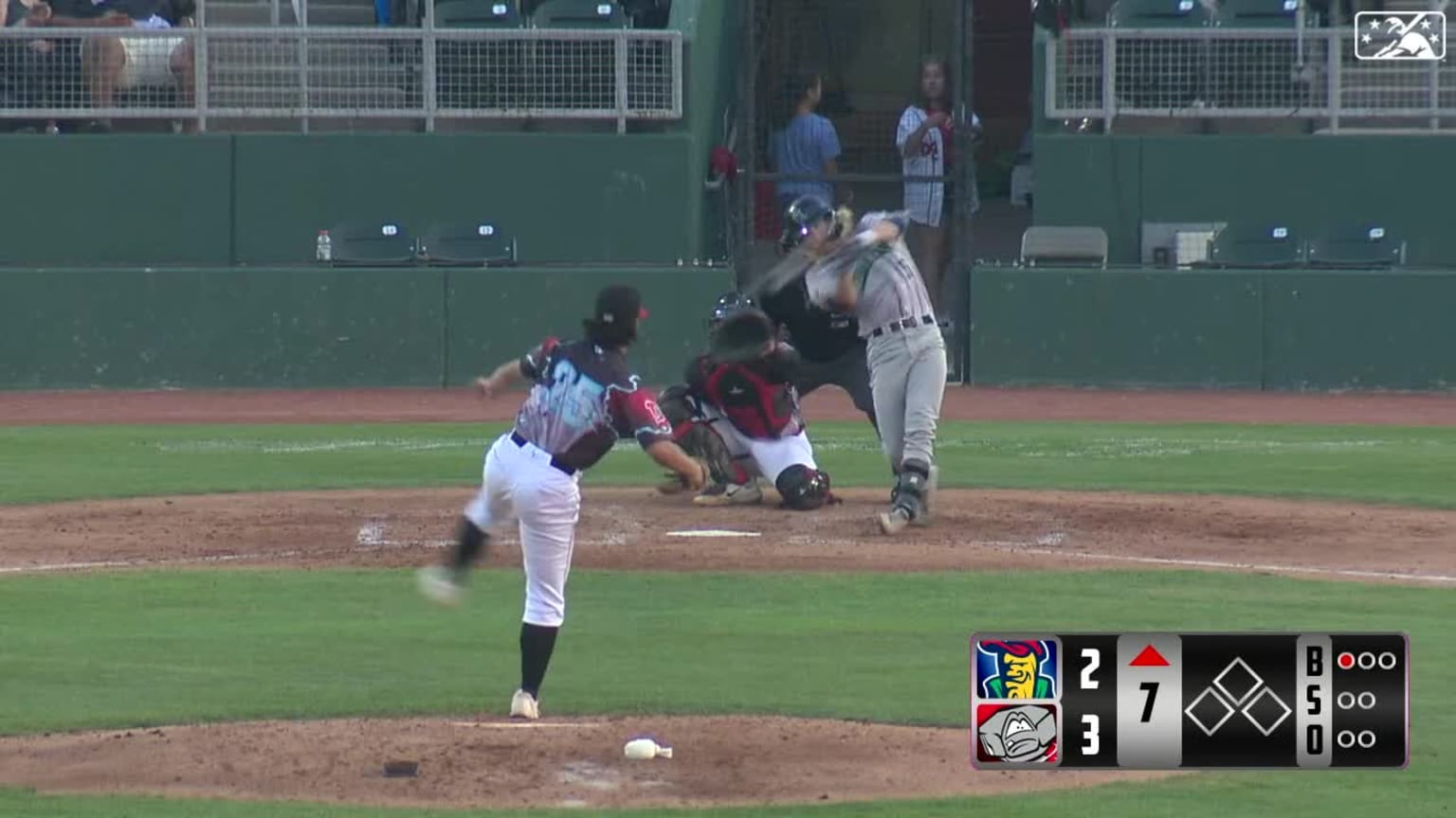 Ben Ross cranks a solo dinger to left in the 7th | 06/04/2023 | MLB.com