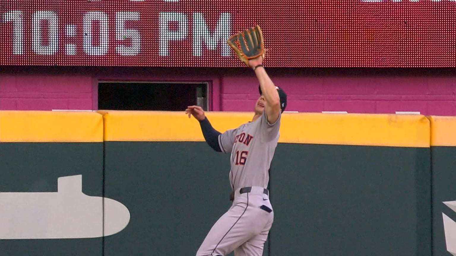 Zach Cole's leaping catch on the warning track | 09/12/2025 | Houston ...