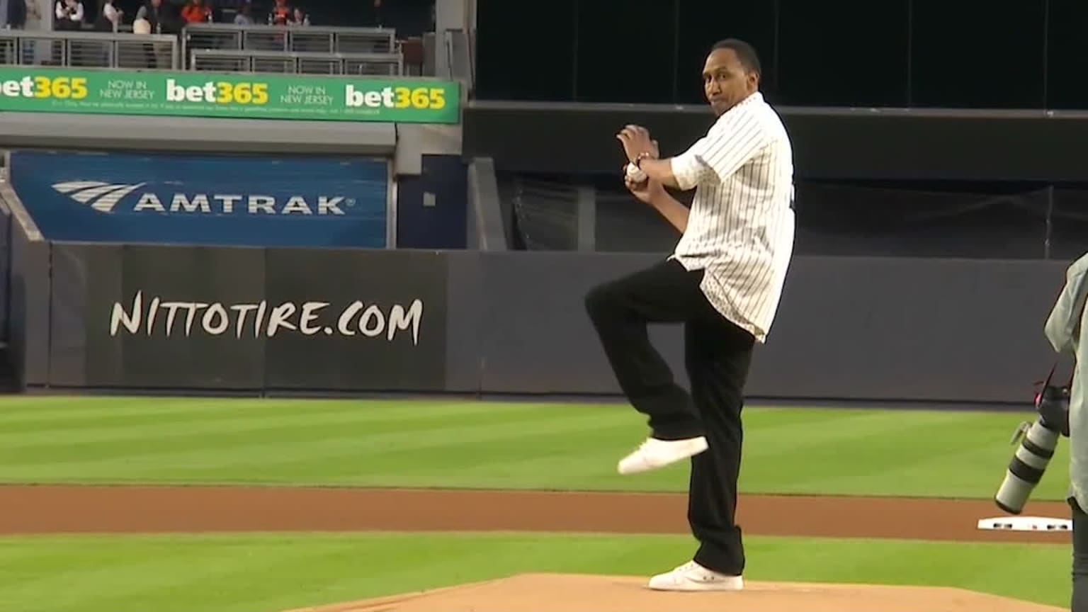 Yankees have Stephen A. Smith throw the first pitch | 09/21/2023 | New ...