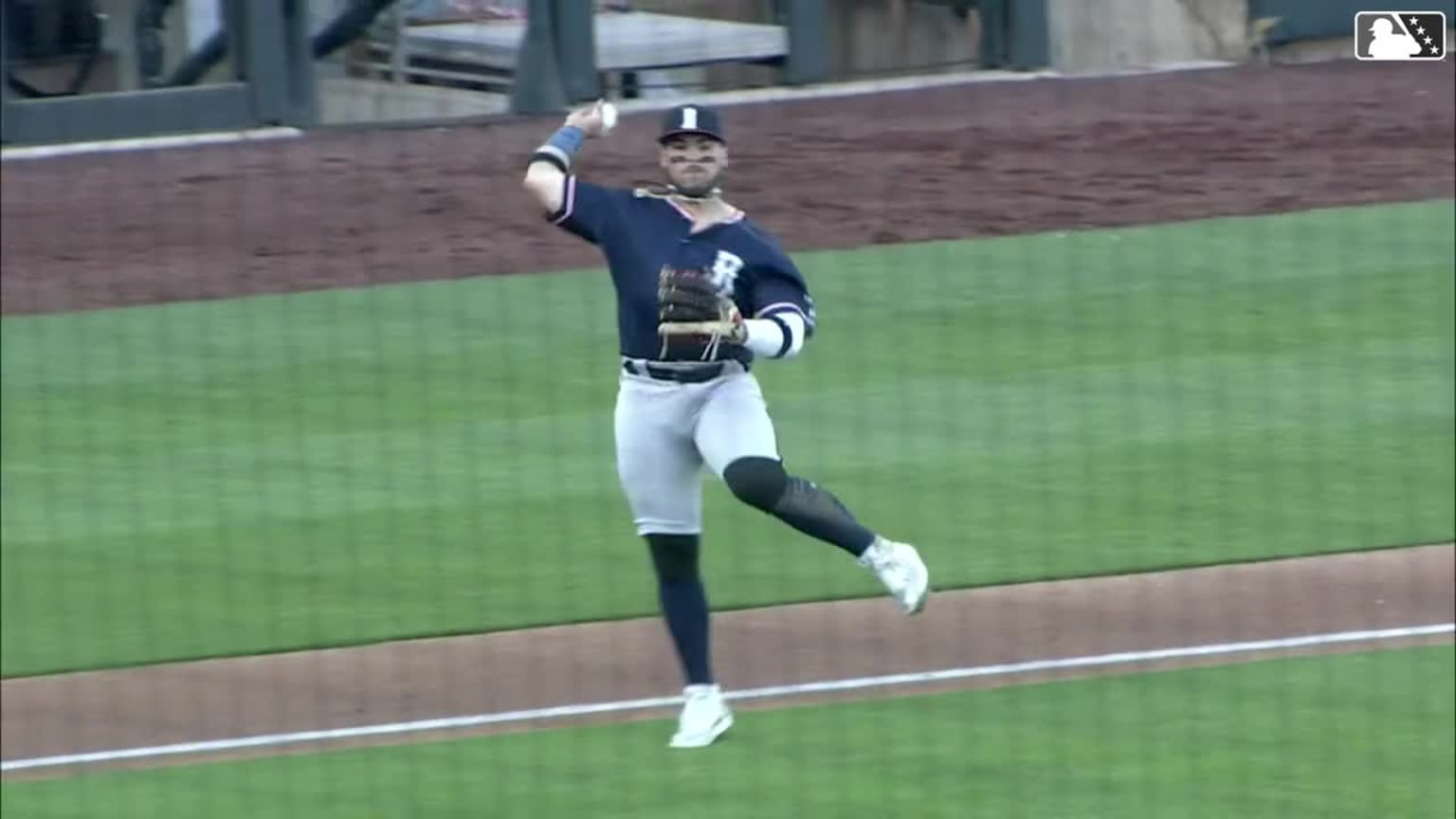 Andrés Chaparro makes a sensational play | 04/18/2024 | MLB.com