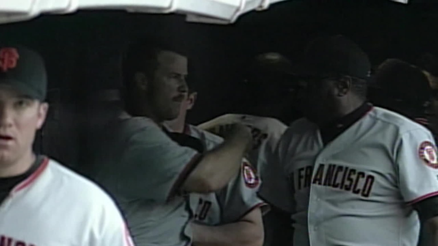 Jeff Kent, Barry Bonds get into dugout scuffle | 06/25/2002 | MLB.com