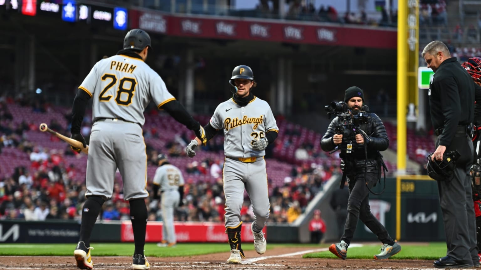 Adam Frazier's two-run home run (1) | 04/11/2025 | MLB.com