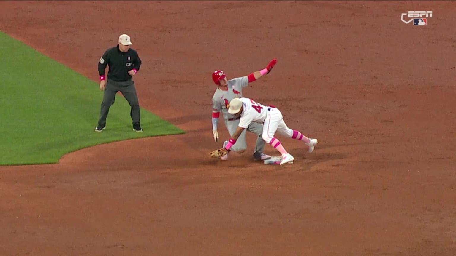 Pablo Reyes makes an impressive behind-the-back throw | 05/14/2023 ...