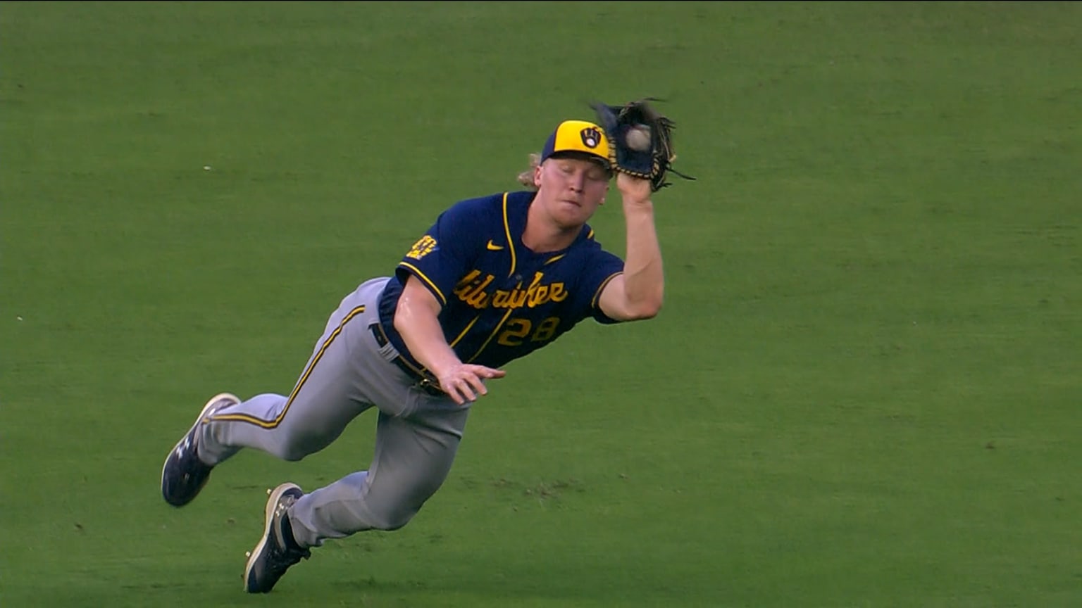 Joey Wiemer lays out and makes a great catch | 07/29/2023 | Milwaukee ...