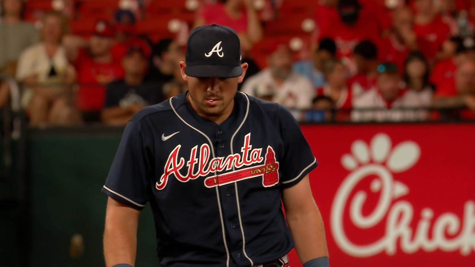 Austin Riley makes a barehand play on Corey Dickerson | 08/28/2022 ...