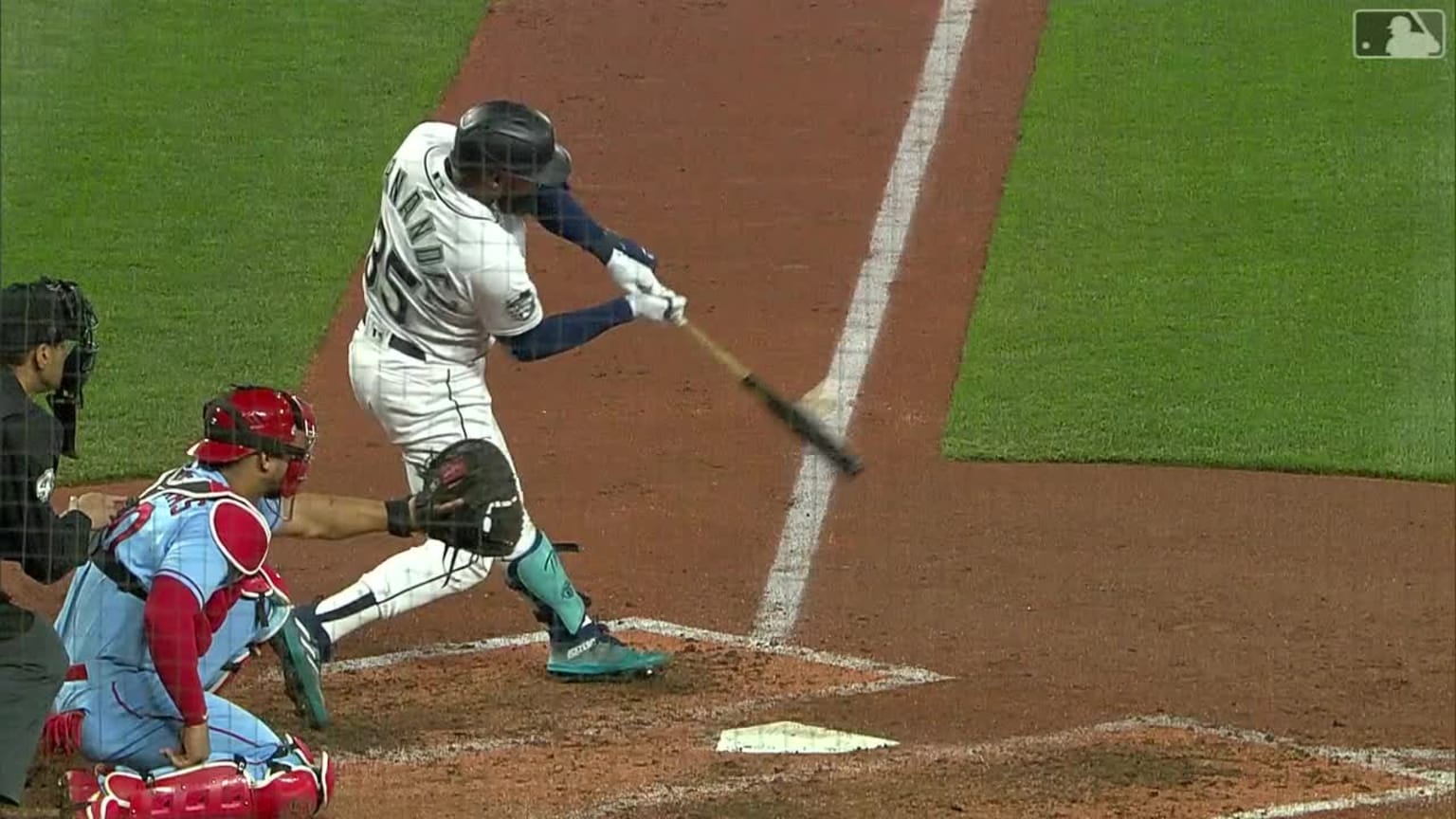 Teoscar Hernández crushes a homer to right-center | 04/22/2023 | Seattle Mariners