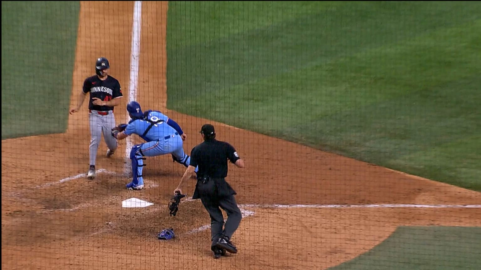 Corey Seager nabs Edouard Julien at home | 08/18/2024 | Texas Rangers
