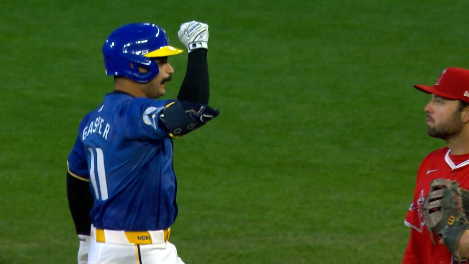 Mickey Gasper singles for first career RBI | 04/25/2025 | Minnesota Twins