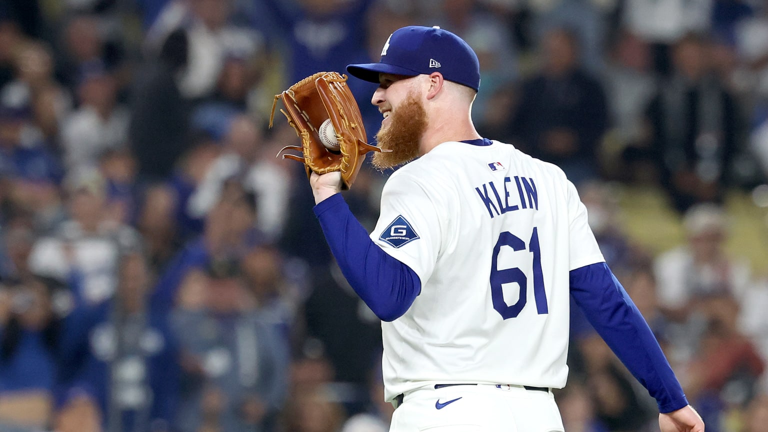 Will Klein snags the line drive | 10/27/2025 | Los Angeles Dodgers