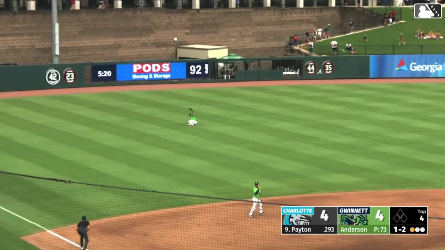 Luke Williams makes a sliding grab | 07/20/2024 | Atlanta Braves