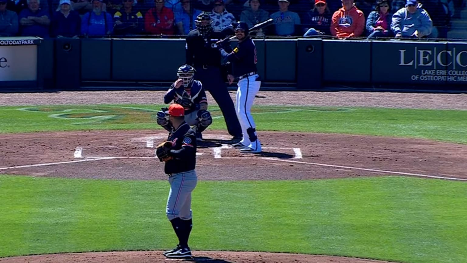 Austin Riley reaches base on fielding error | 02/24/2026 | MLB.com