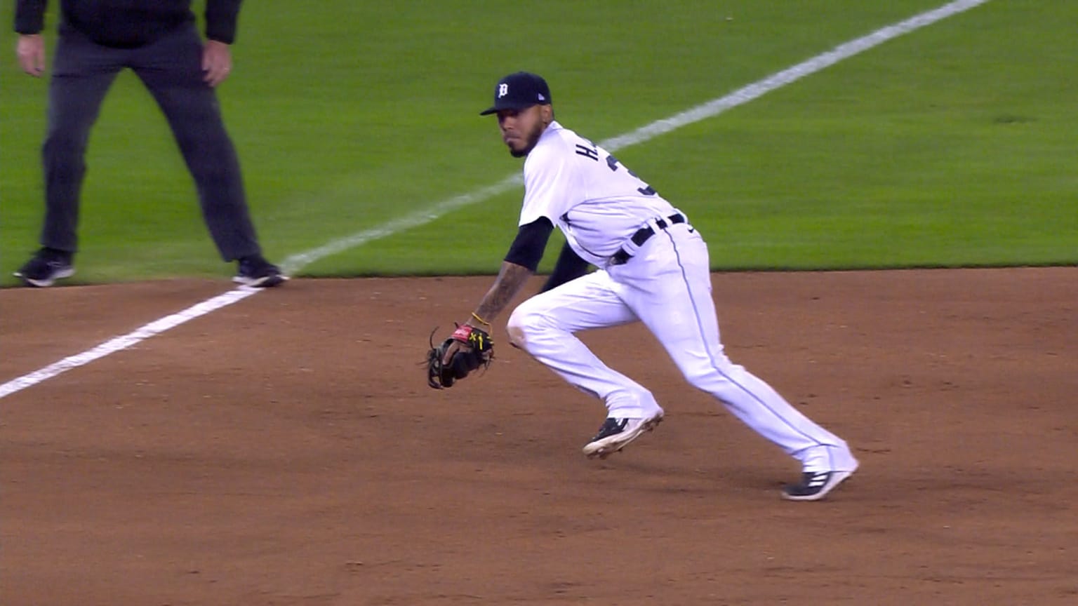 Harold Castro holds Witt Jr. to a single, saves run | 09/27/2022 ...