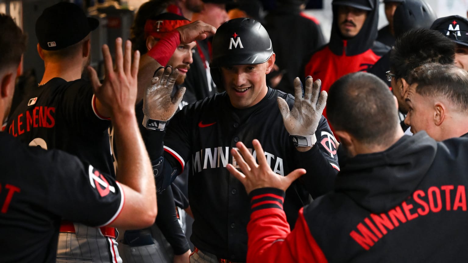 Brooks Lee's solo homer (2) | 04/30/2025 | Minnesota Twins