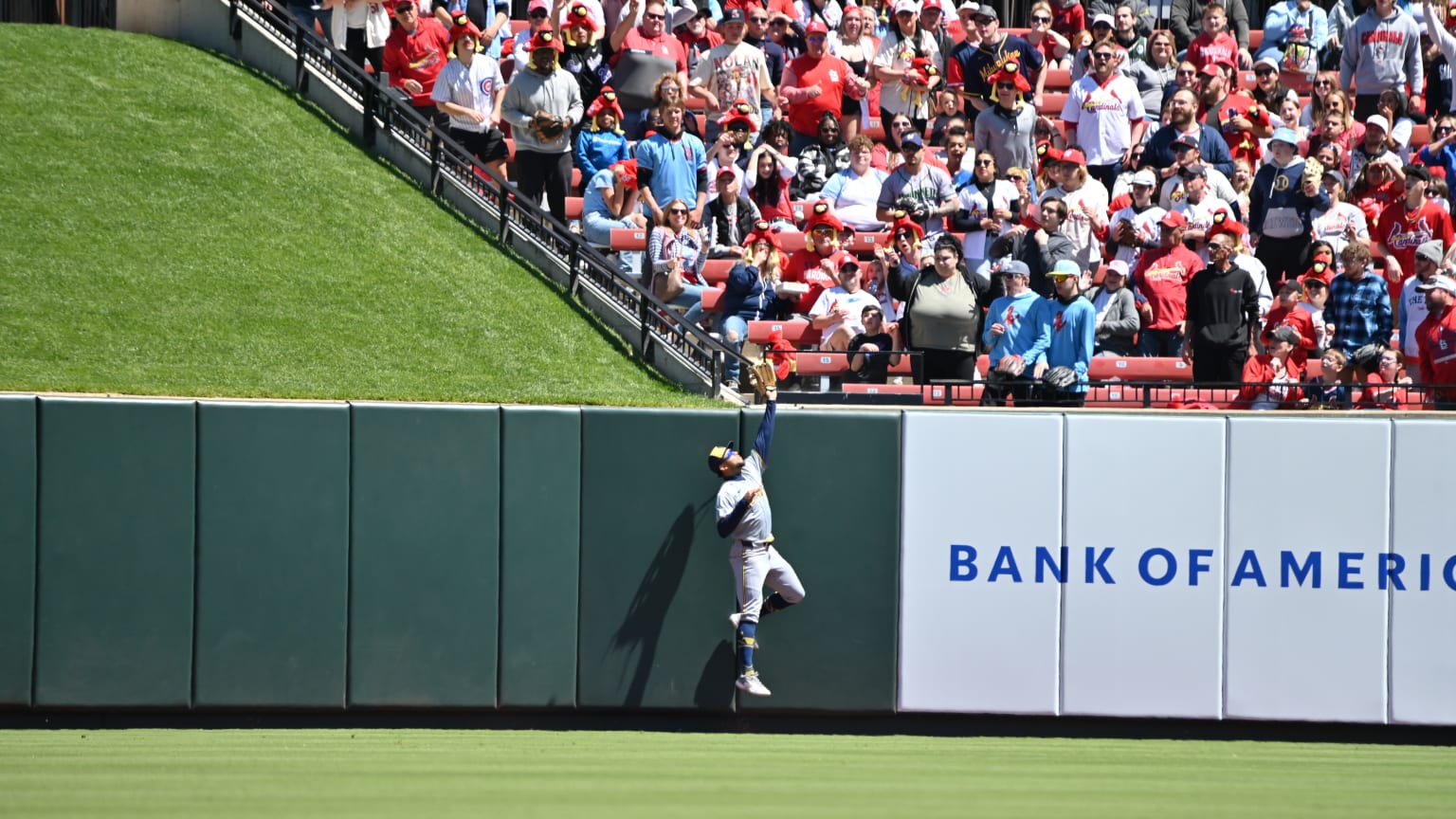 Blake Perkins robs a home run with a leaping catch | 04/21/2024 ...