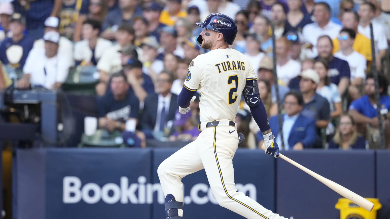 Brice Turang's RBI double | 10/04/2025 | MLB.com