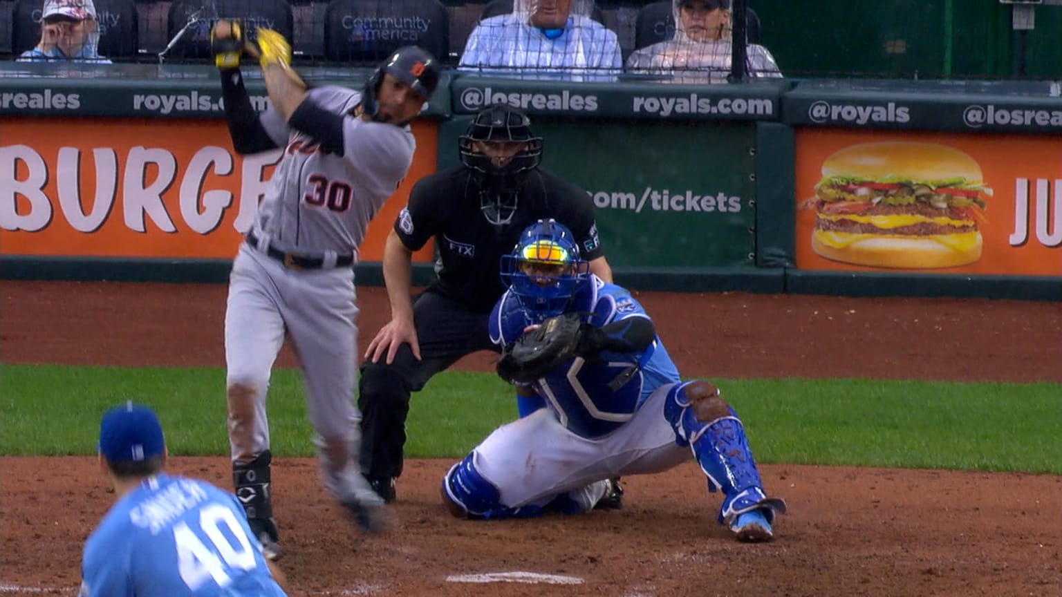 Harold Castro goes up the middle for an RBI single | 09/10/2022 ...