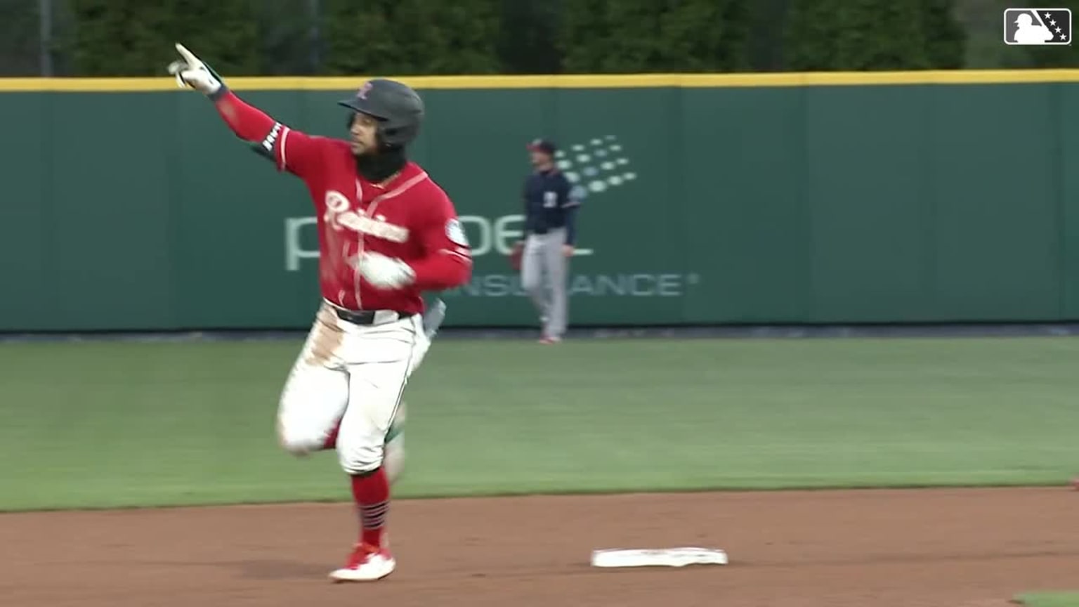 Jonatan Clase's solo homer | 04/11/2024 | Seattle Mariners