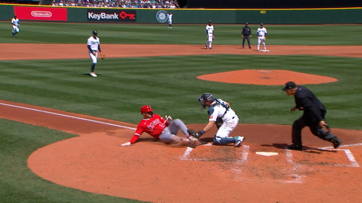 Randy Arozarena throws out Logan O'Hoppe at home | 04/30/2025 | Seattle ...