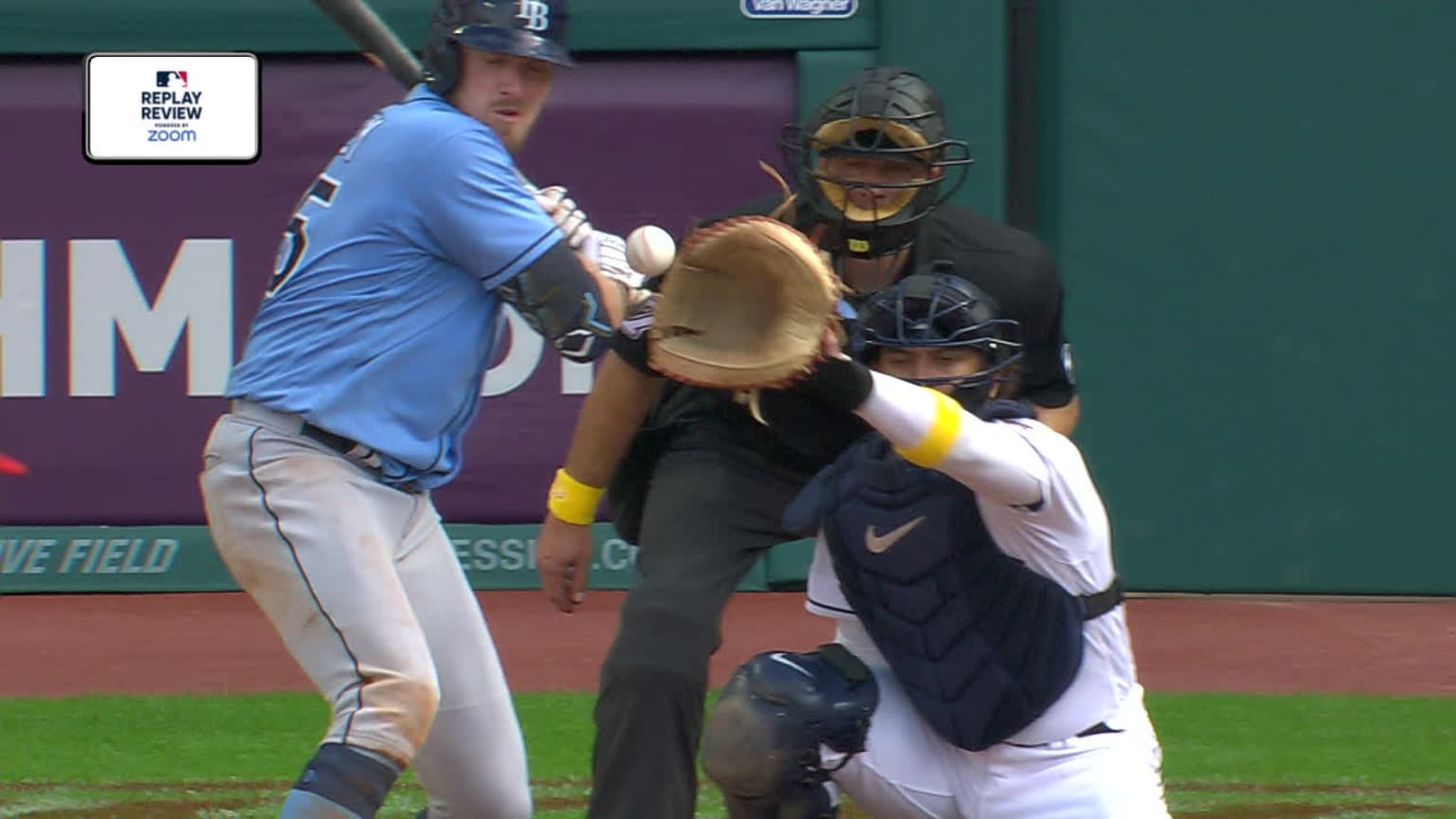 Sam Hentges no golpea a Luke Raley en el 7mo | 03/09/2023 | Los Brewers ...