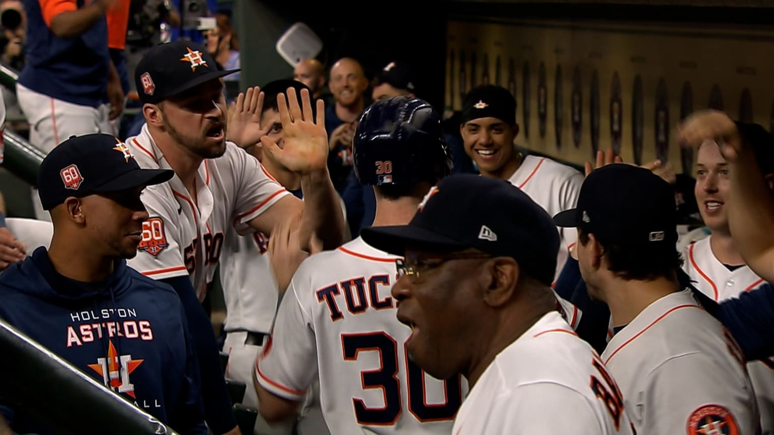 Peña, Tucker each hit homers in five-run 1st inning | 10/04/2022 ...