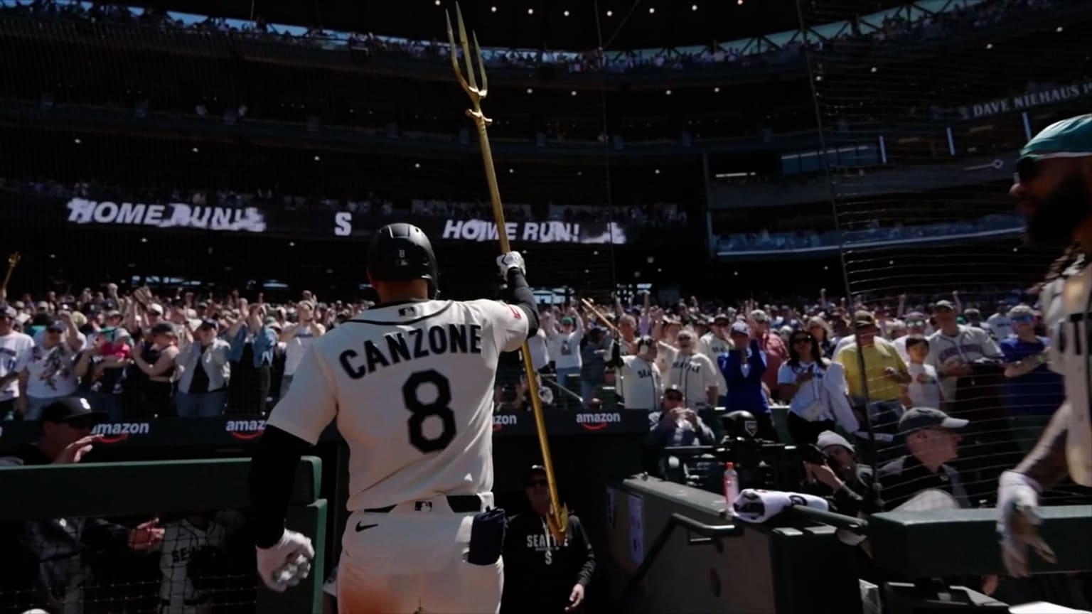 Dominic Canzone's solo homer (7) | 05/31/2026 | MLB.com