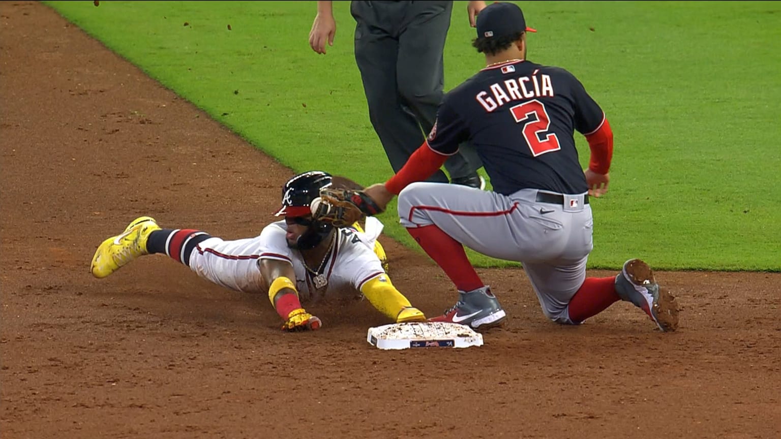 Luis García's scoop and tag nabs Acuña Jr. stealing | 09/19/2022 | MLB.com