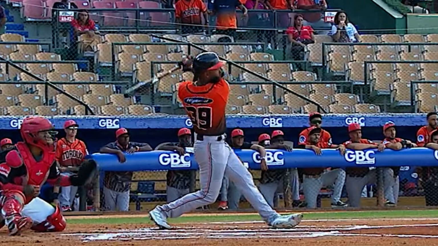 Sandro Fabian produce con un sencillo | 03/11/2024 | Los Rangers de Texas