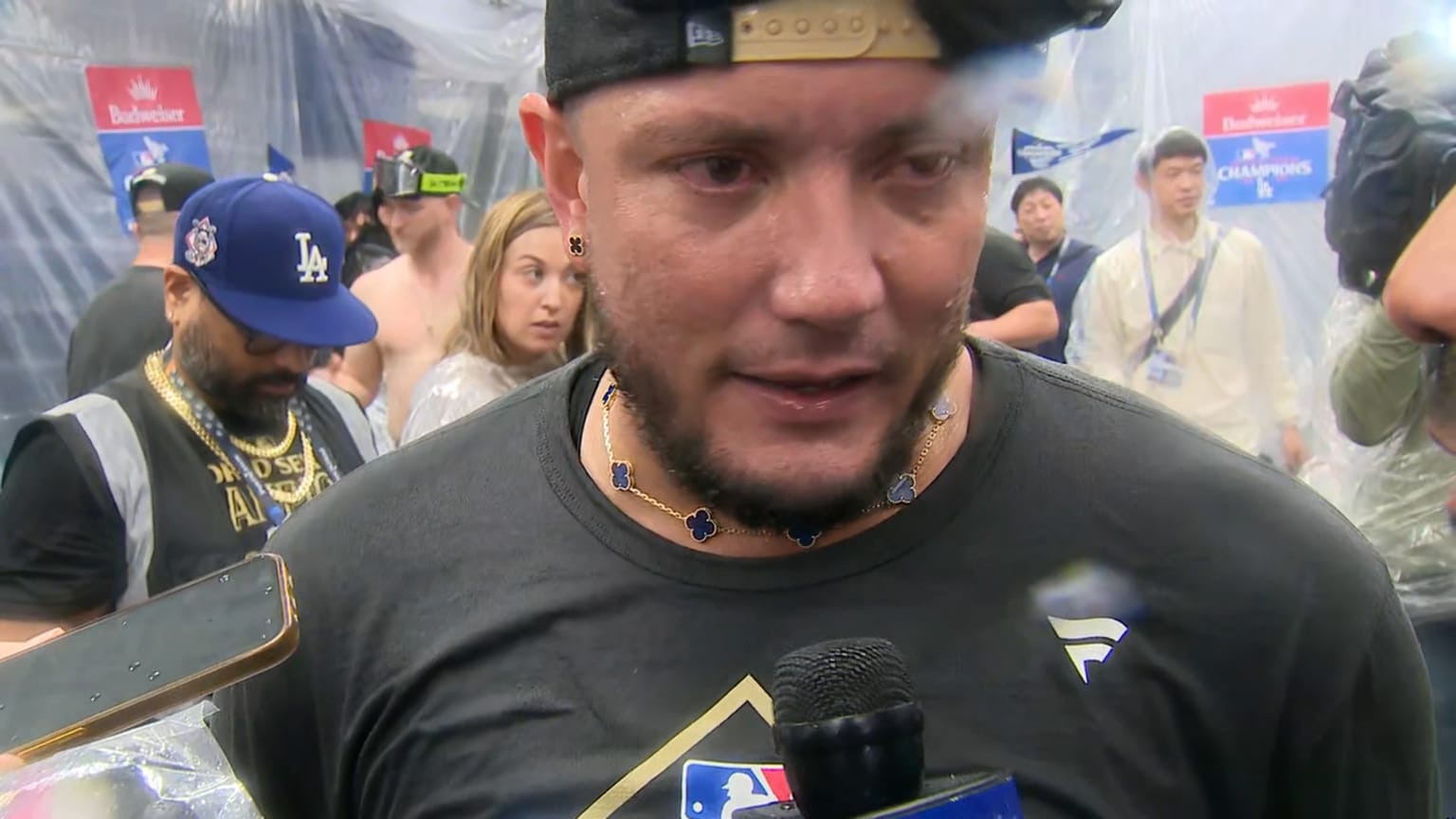 Miguel Rojas talks pitching, reaching World Series | 10/17/2025 | MLB.com