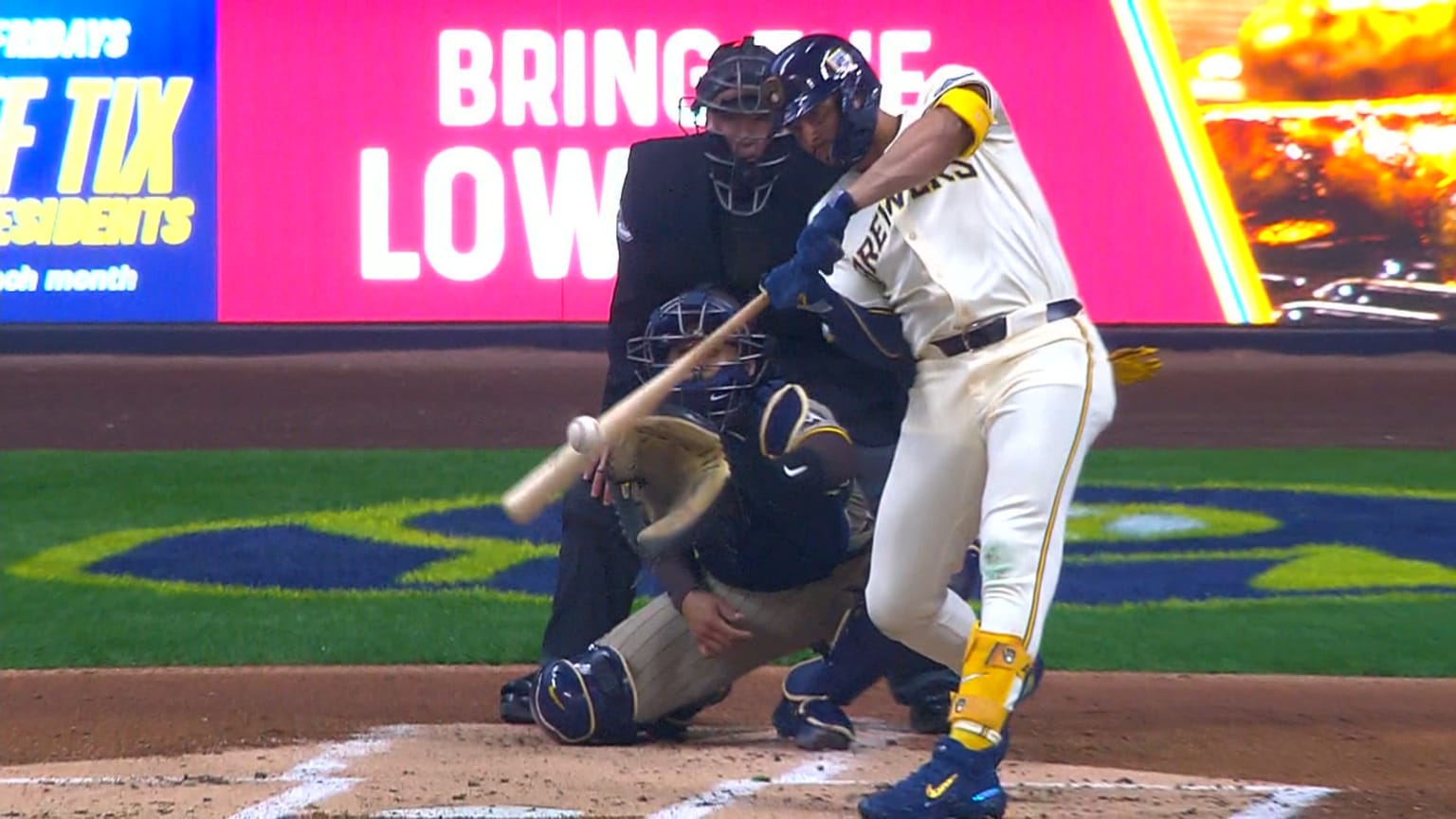 Willy Adames' RBI single | 04/15/2024 | MLB.com