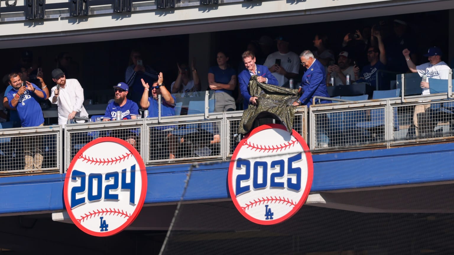 2025 World Series sign unveiled at Dodger Stadium | 03/26/2026 | Los ...