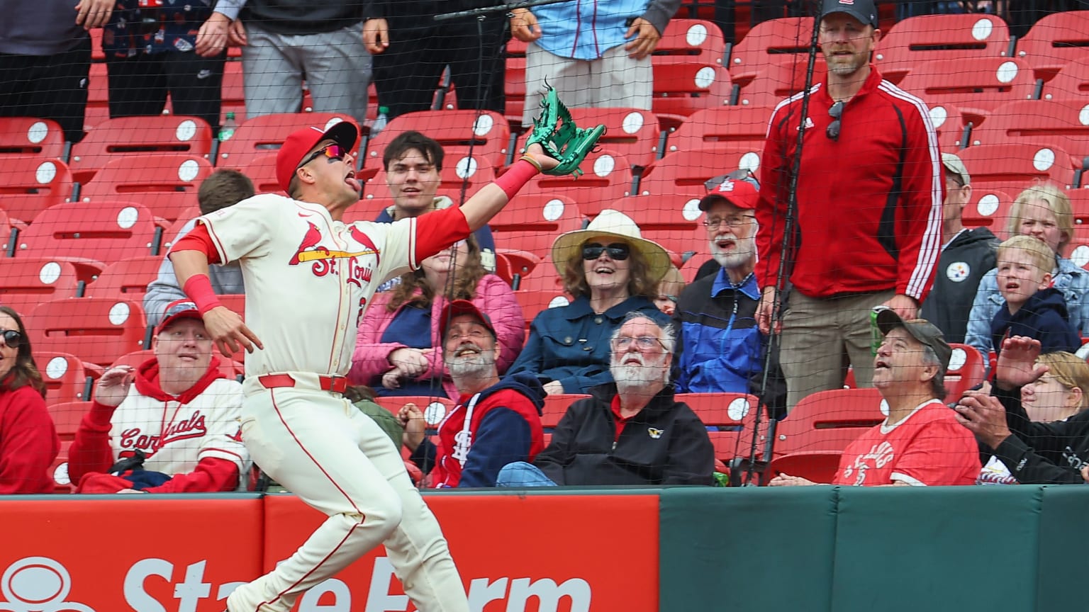 Lars Nootbaar's nice catch against the net | 05/04/2025 | MLB Japan