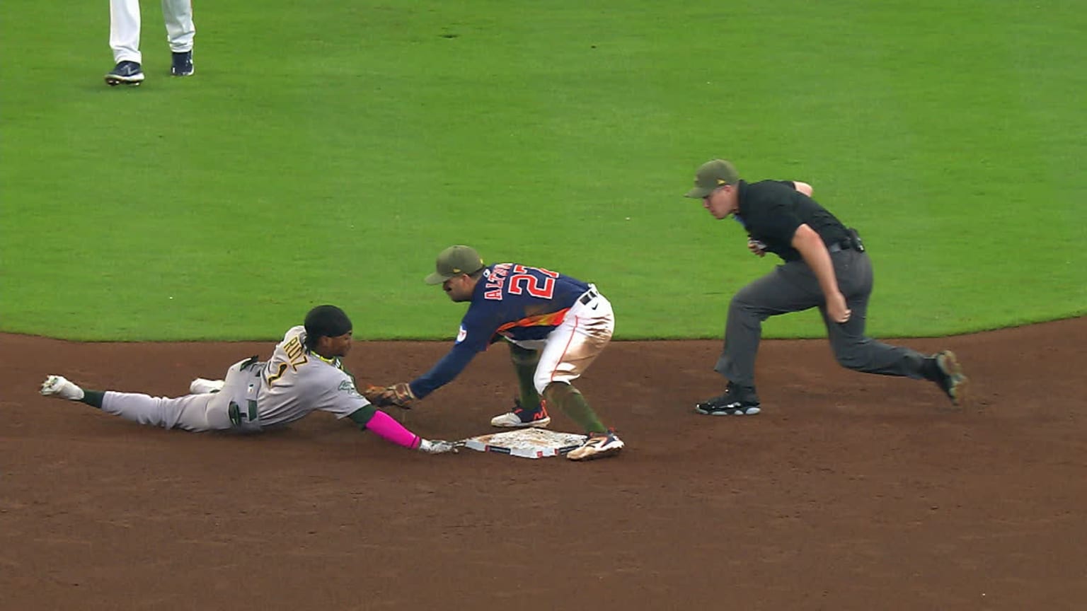 Ruiz is ruled safe after the call is overturned | 05/21/2023 | Athletics