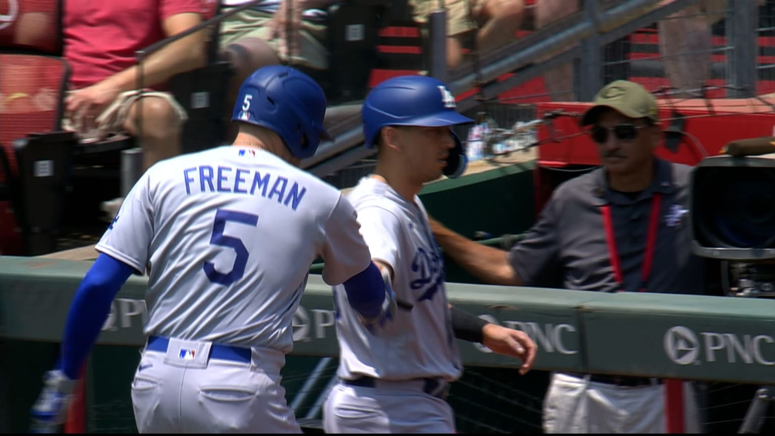 Freddie Freeman hits sac fly to right in the 4th | 06/08/2023 | Los ...
